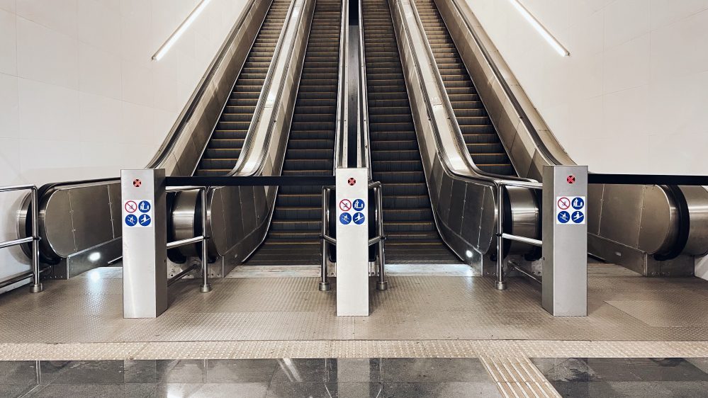 Suing for Escalator Injuries in Riverside | Moga Law Firm